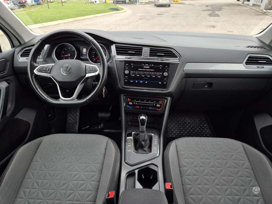White Volkswagen Tiguan 2022 in Panevezys, with an engine capacity of 1.50 L and mileage of 336 thousand km for 14600 €, photo 13 on AUTOMOTO.COM.LV