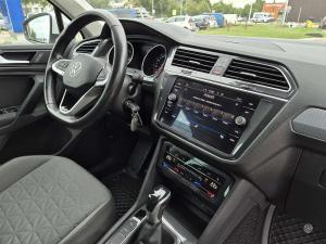 White Volkswagen Tiguan 2022 in Panevezys, with an engine capacity of 1.50 L and mileage of 336 thousand km for 14600 €, photo 14 on AUTOMOTO.COM.LV