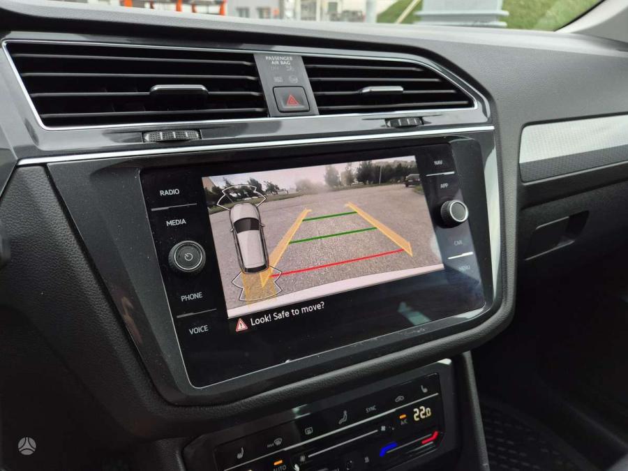 White Volkswagen Tiguan 2022 in Panevezys, with an engine capacity of 1.50 L and mileage of 336 thousand km for 14600 €, photo 18 on AUTOMOTO.COM.LV