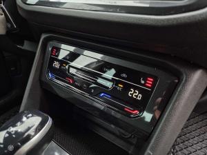 White Volkswagen Tiguan 2022 in Panevezys, with an engine capacity of 1.50 L and mileage of 336 thousand km for 14600 €, photo 19 on AUTOMOTO.COM.LV