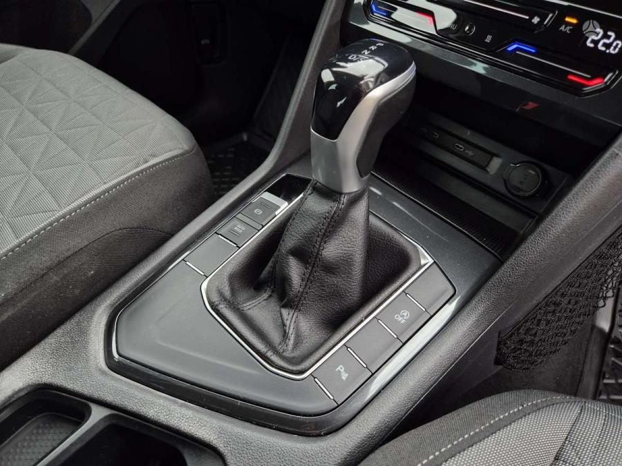 White Volkswagen Tiguan 2022 in Panevezys, with an engine capacity of 1.50 L and mileage of 336 thousand km for 14600 €, photo 20 on AUTOMOTO.COM.LV