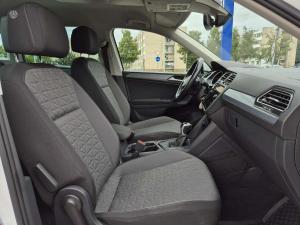 White Volkswagen Tiguan 2022 in Panevezys, with an engine capacity of 1.50 L and mileage of 336 thousand km for 14600 €, photo 23 on AUTOMOTO.COM.LV