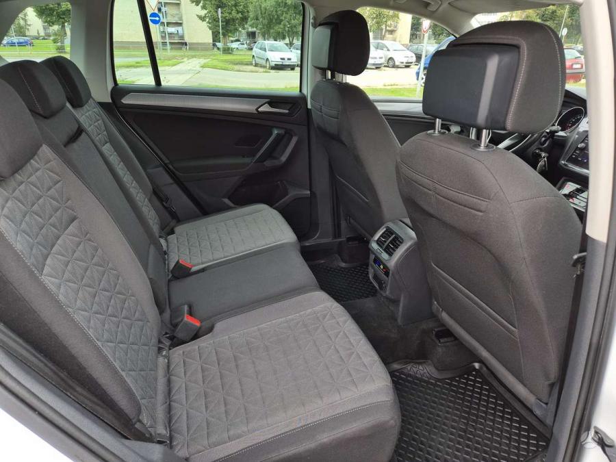 White Volkswagen Tiguan 2022 in Panevezys, with an engine capacity of 1.50 L and mileage of 336 thousand km for 14600 €, photo 24 on AUTOMOTO.COM.LV