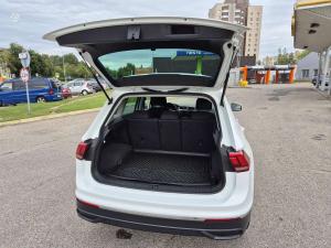 White Volkswagen Tiguan 2022 in Panevezys, with an engine capacity of 1.50 L and mileage of 336 thousand km for 14600 €, photo 25 on AUTOMOTO.COM.LV