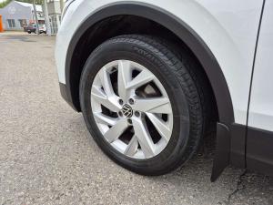 White Volkswagen Tiguan 2022 in Panevezys, with an engine capacity of 1.50 L and mileage of 336 thousand km for 14600 €, photo 30 on AUTOMOTO.COM.LV