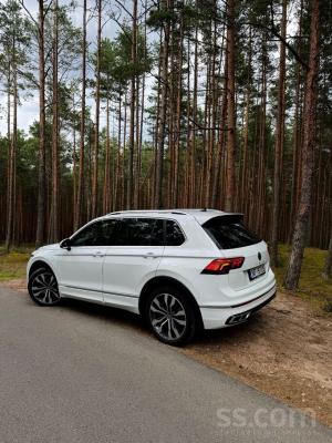 White Volkswagen Tiguan 2022 in Jurmala, with an engine capacity of 1.40 L and mileage of 80 thousand km for 27700 €, photo 4 on AUTOMOTO.COM.LV