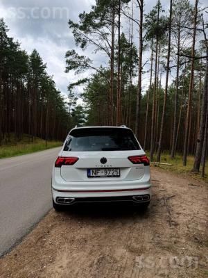 White Volkswagen Tiguan 2022 in Jurmala, with an engine capacity of 1.40 L and mileage of 80 thousand km for 27700 €, photo 5 on AUTOMOTO.COM.LV
