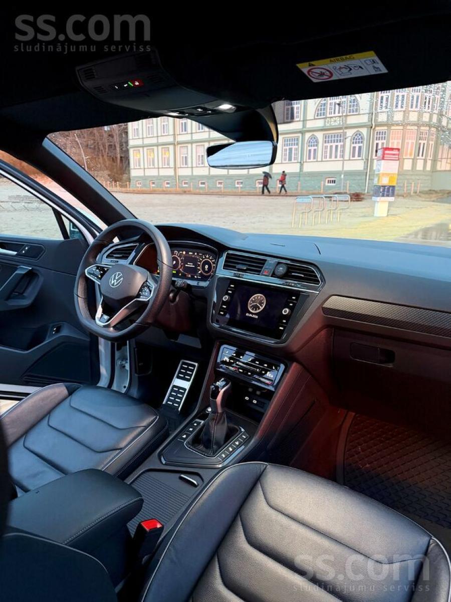 White Volkswagen Tiguan 2022 in Jurmala, with an engine capacity of 1.40 L and mileage of 80 thousand km for 27700 €, photo 10 on AUTOMOTO.COM.LV