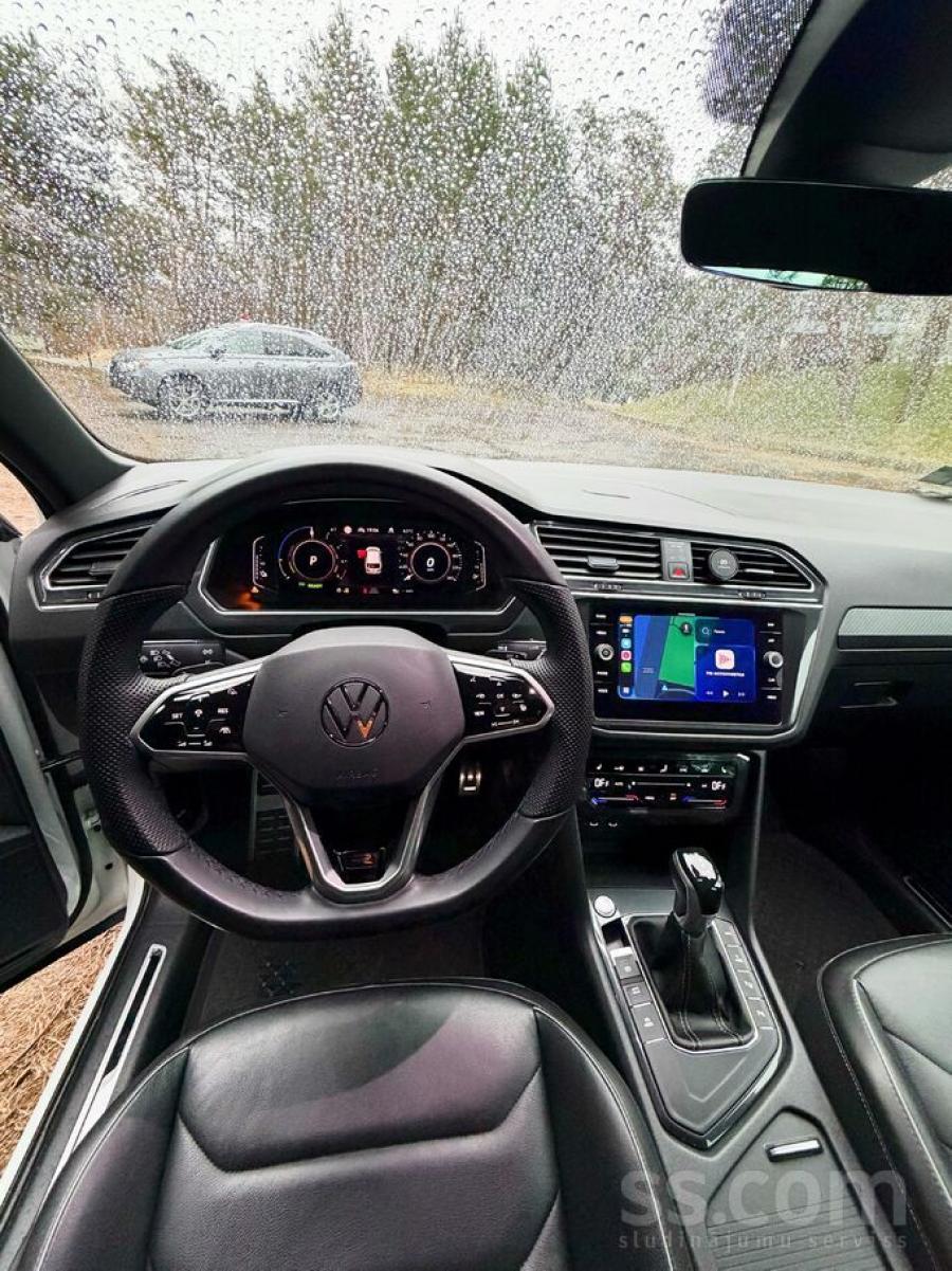 White Volkswagen Tiguan 2022 in Jurmala, with an engine capacity of 1.40 L and mileage of 80 thousand km for 27700 €, photo 12 on AUTOMOTO.COM.LV