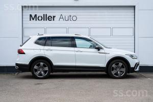White Volkswagen Tiguan 2022 in Riga, with an engine capacity of 2.00 L and mileage of 86 thousand km for 28950 €, photo 10 on AUTOMOTO.COM.LV