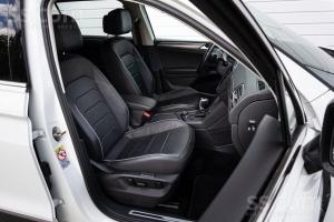 White Volkswagen Tiguan 2022 in Riga, with an engine capacity of 2.00 L and mileage of 86 thousand km for 28950 €, photo 15 on AUTOMOTO.COM.LV