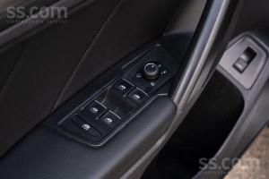 White Volkswagen Tiguan 2022 in Riga, with an engine capacity of 2.00 L and mileage of 86 thousand km for 28950 €, photo 44 on AUTOMOTO.COM.LV