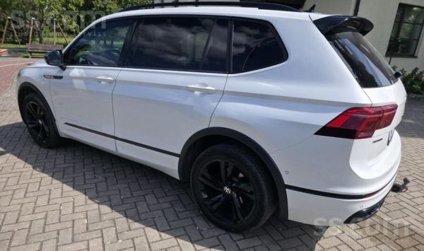 White Volkswagen Tiguan 2022 in Kuldiga, with an engine capacity of 2.00 L and mileage of 72 thousand km for 32000 €, photo 4 on AUTOMOTO.COM.LV