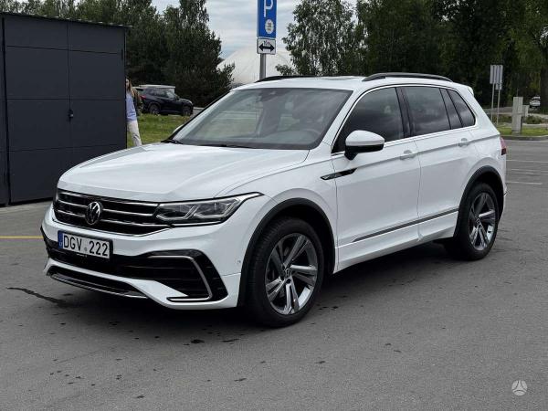 White Volkswagen Tiguan 2022 in Vilnius, with an engine capacity of 1.98 L and mileage of 41 thousand km for 33990 €, photo 2 on AUTOMOTO.COM.LV