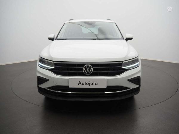 Balts Volkswagen Tiguan 2022 Viļņa, ar dzinēja tilpumu 1.97 L un nobraukumu 141 tūkst. km par 20000 €, foto 3 vietnē AUTOMOTO.COM.LV