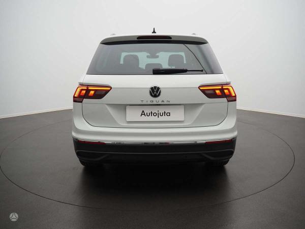 Balts Volkswagen Tiguan 2022 Viļņa, ar dzinēja tilpumu 1.97 L un nobraukumu 141 tūkst. km par 20000 €, foto 6 vietnē AUTOMOTO.COM.LV