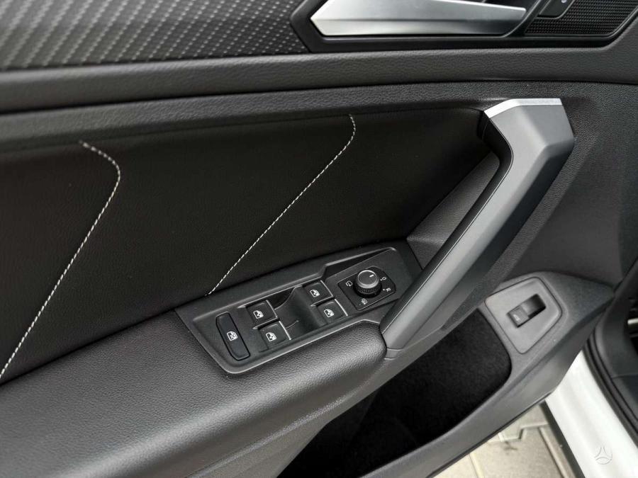 Balts Volkswagen Tiguan 2022 Šauļi, ar dzinēja tilpumu 1.98 L un nobraukumu 46 tūkst. km par 29900 €, foto 35 vietnē AUTOMOTO.COM.LV