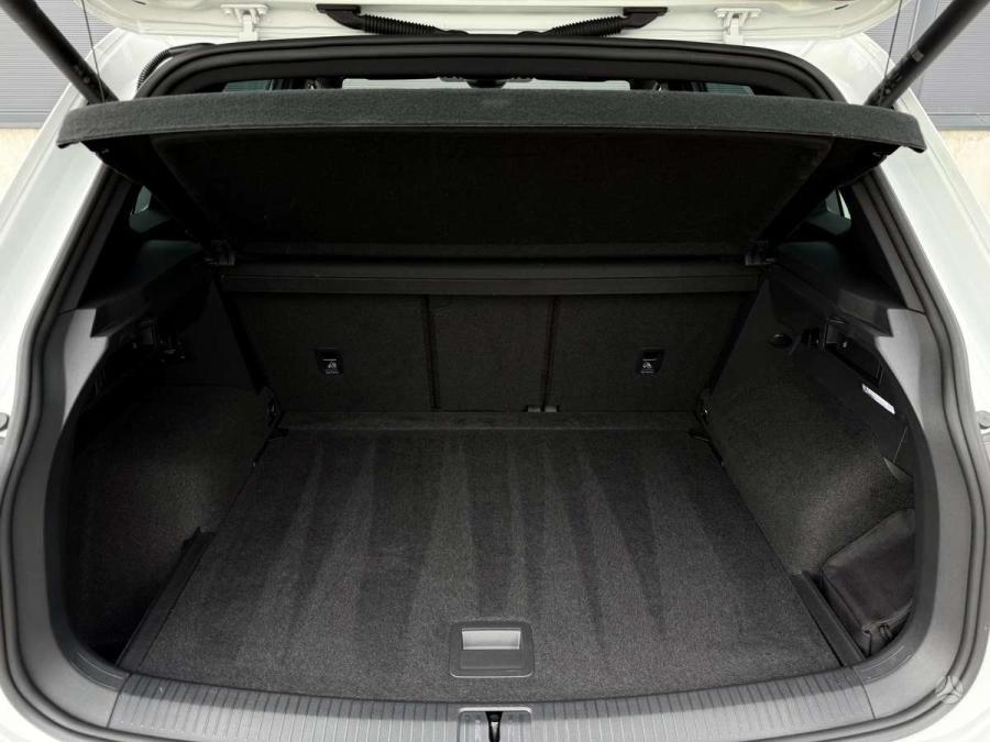 Balts Volkswagen Tiguan 2022 Šauļi, ar dzinēja tilpumu 1.98 L un nobraukumu 46 tūkst. km par 29900 €, foto 49 vietnē AUTOMOTO.COM.LV