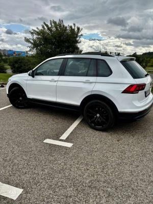 Balts Volkswagen Tiguan 2022 Viļņa, ar dzinēja tilpumu 1.50 L un nobraukumu 51 tūkst. km par 23900 €, foto  vietnē AUTOMOTO.COM.LV