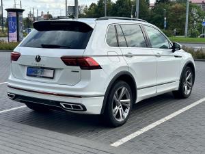 White Volkswagen Tiguan 2022 in Vilnius, with an engine capacity of 1.98 L and mileage of 115 thousand km for 26950 €, photo 6 on AUTOMOTO.COM.LV