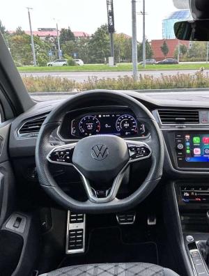 White Volkswagen Tiguan 2022 in Vilnius, with an engine capacity of 1.98 L and mileage of 115 thousand km for 26950 €, photo 18 on AUTOMOTO.COM.LV