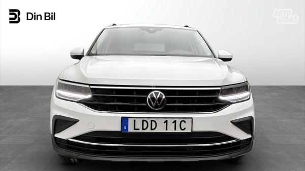 White Volkswagen Tiguan 2023 in Kaunas, with an engine capacity of 0.00 L and mileage of 43 thousand km for 31990 €, photo 4 on AUTOMOTO.COM.LV