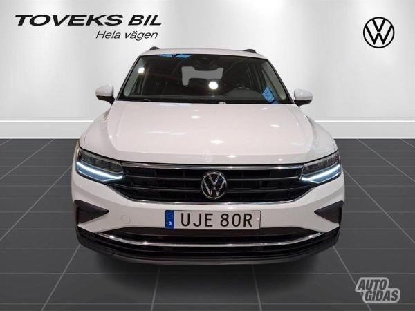 White Volkswagen Tiguan 2023 in Kaunas, with an engine capacity of 0.00 L and mileage of 25 thousand km for 32742 €, photo 6 on AUTOMOTO.COM.LV