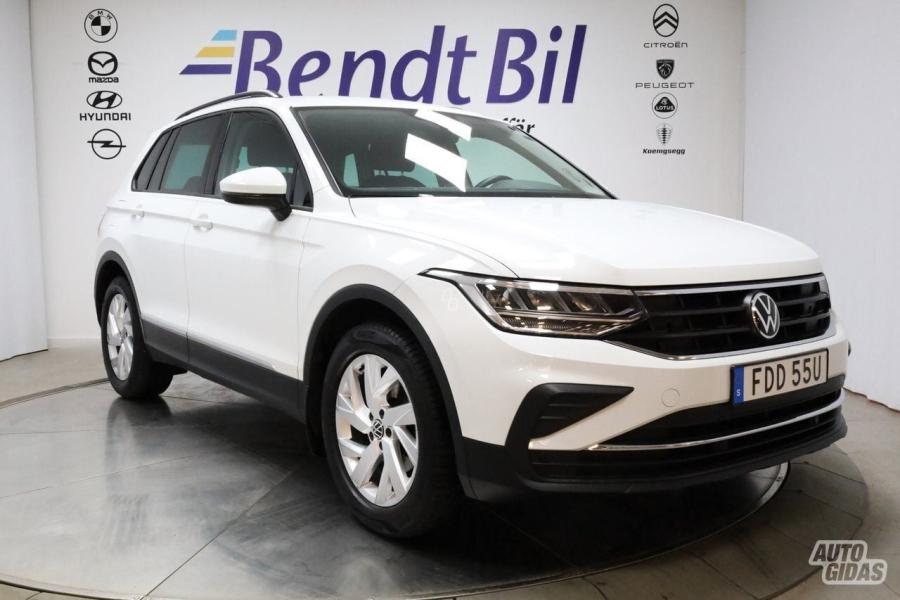 White Volkswagen Tiguan 2023 in Kaunas, with an engine capacity of 0.00 L and mileage of 78 thousand km for 29880 €, photo 1 on AUTOMOTO.COM.LV