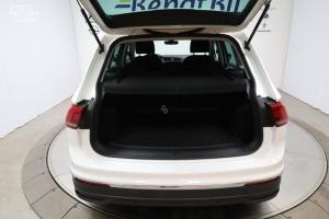 White Volkswagen Tiguan 2023 in Kaunas, with an engine capacity of 0.00 L and mileage of 78 thousand km for 29880 €, photo 9 on AUTOMOTO.COM.LV