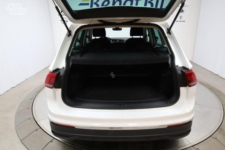 White Volkswagen Tiguan 2023 in Kaunas, with an engine capacity of 0.00 L and mileage of 78 thousand km for 29880 €, photo 9 on AUTOMOTO.COM.LV
