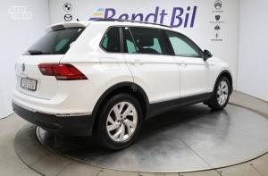 White Volkswagen Tiguan 2023 in Kaunas, with an engine capacity of 0.00 L and mileage of 78 thousand km for 29880 €, photo 15 on AUTOMOTO.COM.LV
