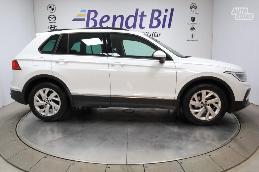 White Volkswagen Tiguan 2023 in Kaunas, with an engine capacity of 0.00 L and mileage of 78 thousand km for 29880 €, photo 16 on AUTOMOTO.COM.LV