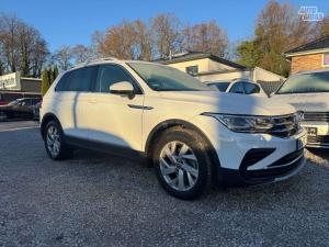Balts Volkswagen Tiguan 2023 Kauņa, ar dzinēja tilpumu 1.50 L un nobraukumu 39 tūkst. km par 31669 €, foto  vietnē AUTOMOTO.COM.LV