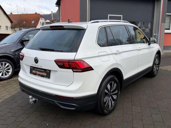 Balts Volkswagen Tiguan 2023 Kauņa, ar dzinēja tilpumu 1.50 L un nobraukumu 49 tūkst. km par 31114 €, foto 4 vietnē AUTOMOTO.COM.LV