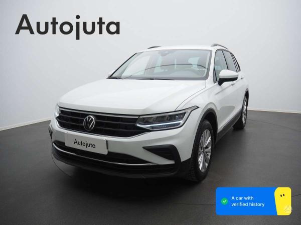 White Volkswagen Tiguan 2023 in Vilnius, with an engine capacity of 1.50 L and mileage of 58 thousand km for 24900 €, photo 1 on AUTOMOTO.COM.LV