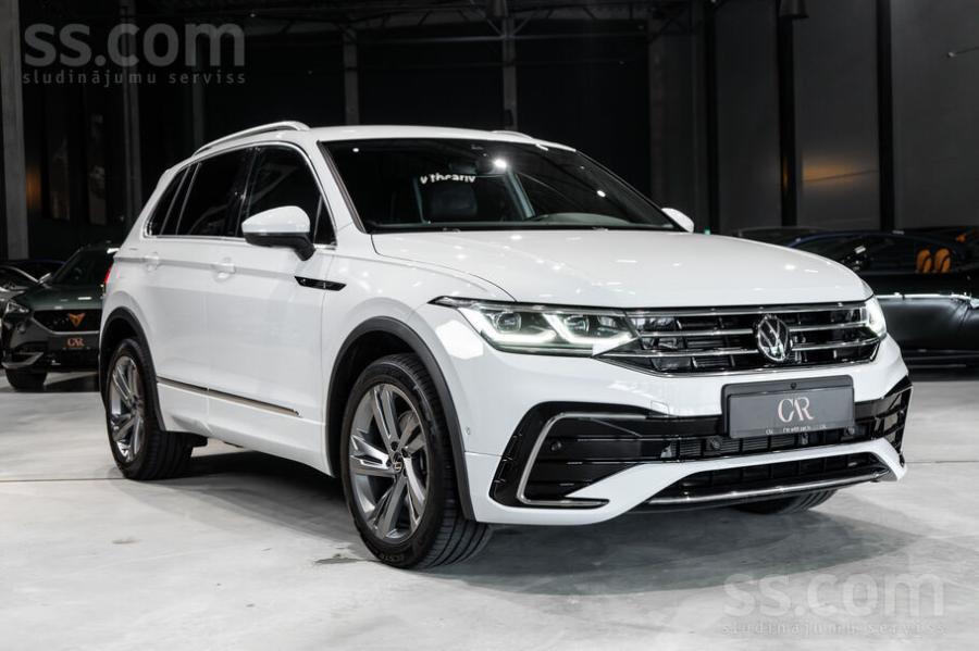 White Volkswagen Tiguan 2023 in Riga, with an engine capacity of 2.00 L and mileage of 120 thousand km for 31500 €, photo 4 on AUTOMOTO.COM.LV