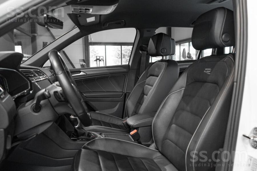 White Volkswagen Tiguan 2023 in Riga, with an engine capacity of 2.00 L and mileage of 120 thousand km for 31500 €, photo 9 on AUTOMOTO.COM.LV