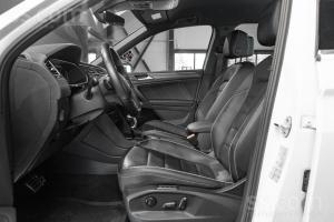 White Volkswagen Tiguan 2023 in Riga, with an engine capacity of 2.00 L and mileage of 120 thousand km for 31500 €, photo 10 on AUTOMOTO.COM.LV