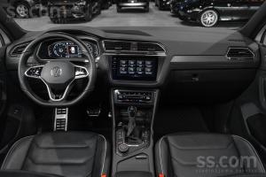 White Volkswagen Tiguan 2023 in Riga, with an engine capacity of 2.00 L and mileage of 120 thousand km for 31500 €, photo 13 on AUTOMOTO.COM.LV