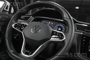 White Volkswagen Tiguan 2023 in Riga, with an engine capacity of 2.00 L and mileage of 120 thousand km for 31500 €, photo 25 on AUTOMOTO.COM.LV