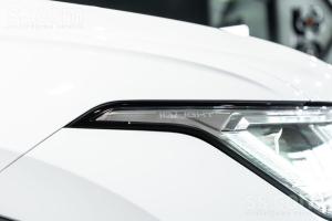 White Volkswagen Tiguan 2023 in Riga, with an engine capacity of 2.00 L and mileage of 120 thousand km for 31500 €, photo 35 on AUTOMOTO.COM.LV
