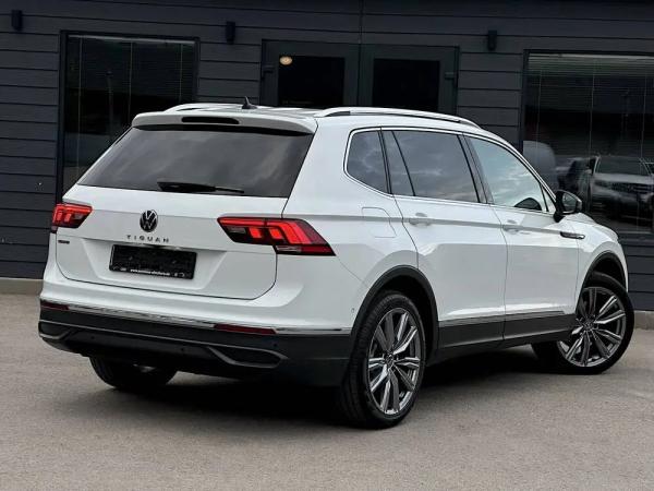 Balts Volkswagen Tiguan 2023 Jelgava, ar dzinēja tilpumu 2.00 L un nobraukumu 170 tūkst. km par 24800 €, foto 4 vietnē AUTOMOTO.COM.LV