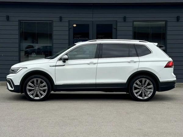 Balts Volkswagen Tiguan 2023 Jelgava, ar dzinēja tilpumu 2.00 L un nobraukumu 170 tūkst. km par 24800 €, foto 5 vietnē AUTOMOTO.COM.LV