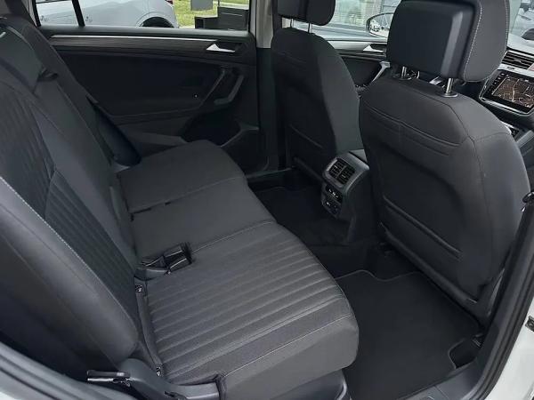 Balts Volkswagen Tiguan 2023 Jelgava, ar dzinēja tilpumu 2.00 L un nobraukumu 170 tūkst. km par 24800 €, foto 10 vietnē AUTOMOTO.COM.LV