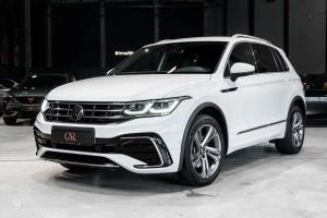 White Volkswagen Tiguan 2023 in Riga, with an engine capacity of 1.98 L and mileage of 120 thousand km for 31500 €, photo  on AUTOMOTO.COM.LV