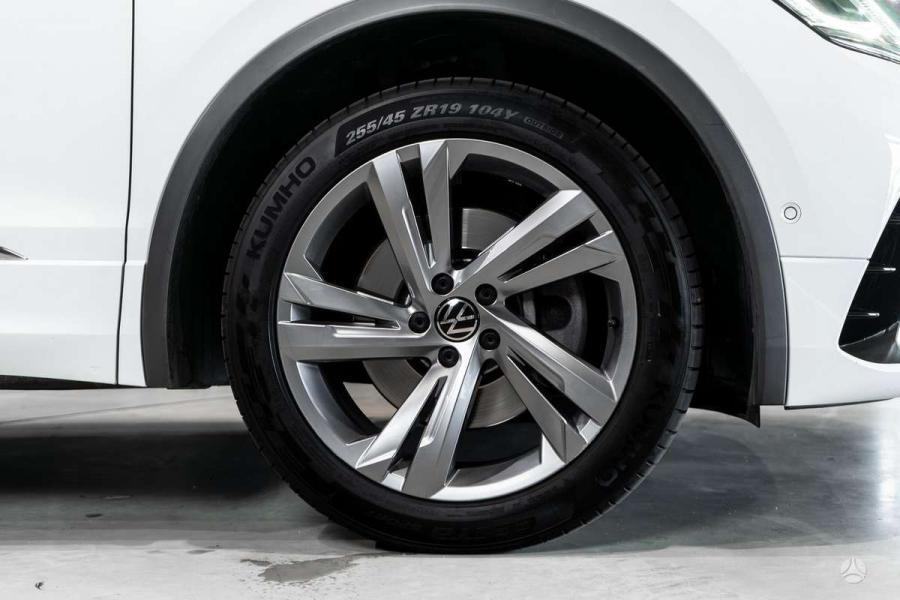 Balts Volkswagen Tiguan 2023 Rīga, ar dzinēja tilpumu 1.98 L un nobraukumu 120 tūkst. km par 31500 €, foto 8 vietnē AUTOMOTO.COM.LV