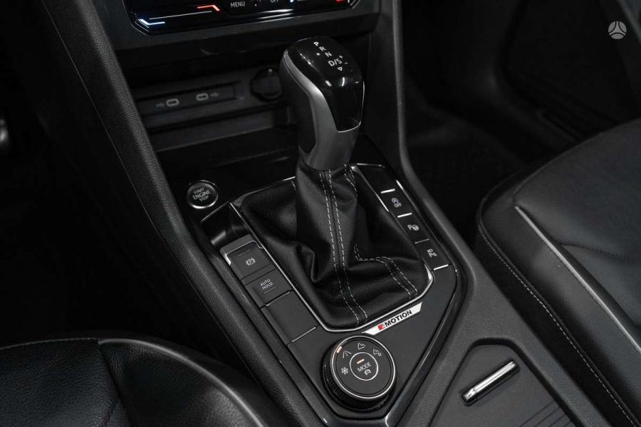 Balts Volkswagen Tiguan 2023 Rīga, ar dzinēja tilpumu 1.98 L un nobraukumu 120 tūkst. km par 31500 €, foto 33 vietnē AUTOMOTO.COM.LV