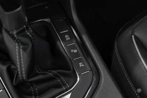Balts Volkswagen Tiguan 2023 Rīga, ar dzinēja tilpumu 1.98 L un nobraukumu 120 tūkst. km par 31500 €, foto 35 vietnē AUTOMOTO.COM.LV
