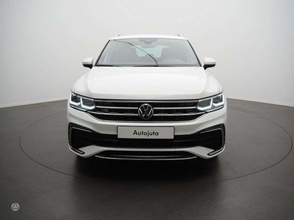 White Volkswagen Tiguan 2023 in Vilnius, with an engine capacity of 1.50 L and mileage of 17 thousand km for 30500 €, photo 2 on AUTOMOTO.COM.LV