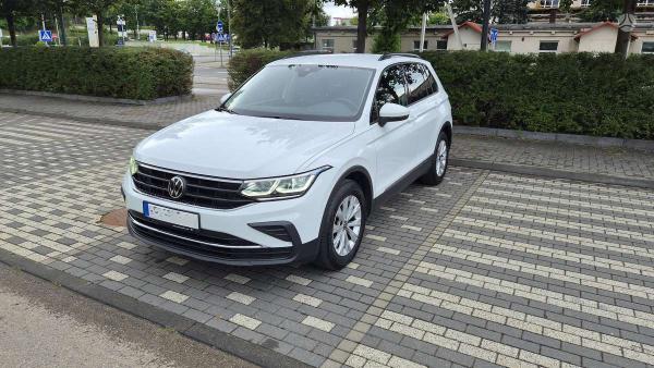 Balts Volkswagen Tiguan 2023 Viļņa, ar dzinēja tilpumu 1.97 L un nobraukumu 47 tūkst. km par 27000 €, foto 1 vietnē AUTOMOTO.COM.LV